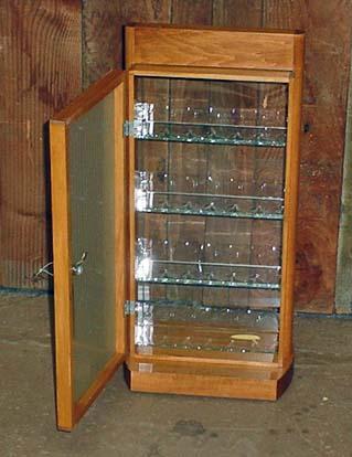 FOSSIL WATCH DISPLAY CASE W/ KEY - Approx. 12.5" w