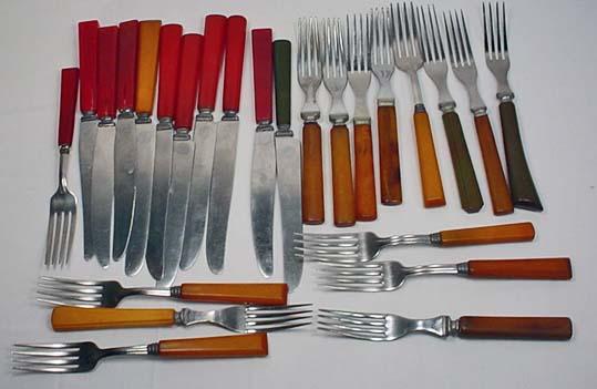 LARGE LOT OF VINTAGE FLATWARE W/ BAKELITE HANDLES