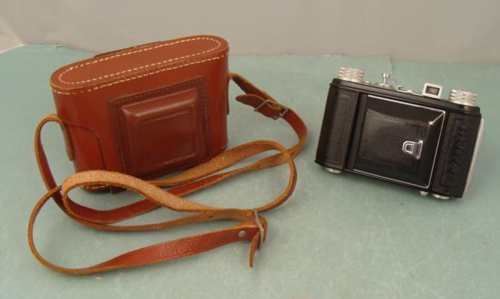 Welti I Vintage WWII German USSR Occupied Camera w/Case