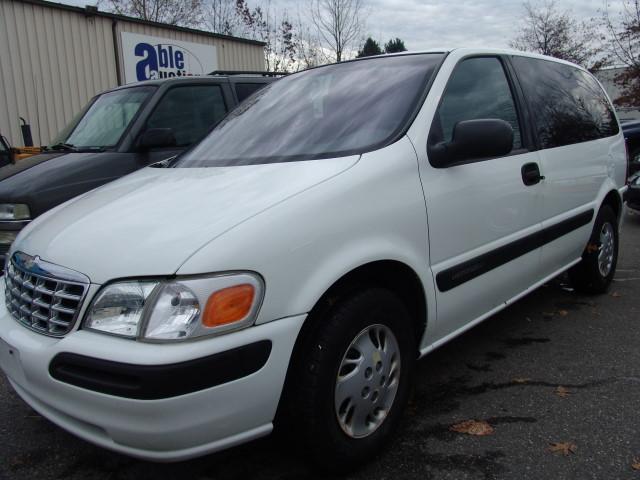 1998 WHITE CHEVROLET VENTURE PASSENGER VAN