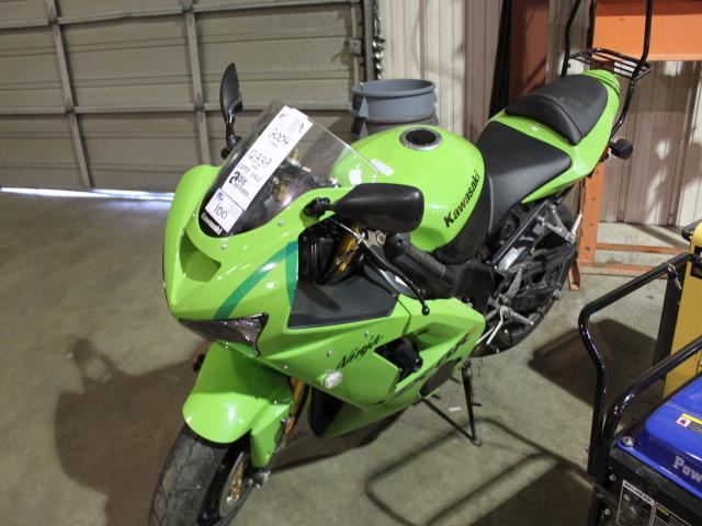 2004 GREEN KAWASAKI NINJA MOTORCYCLE - Able Auctions