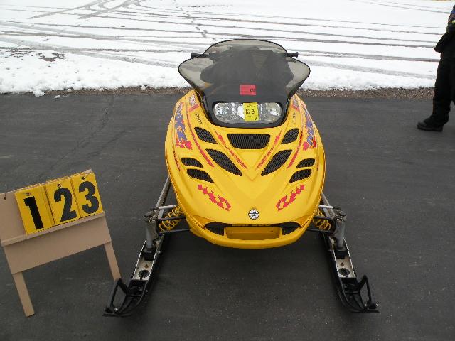00 Ski Doo MXZ 700 SN# 2BPS1603XYV000373