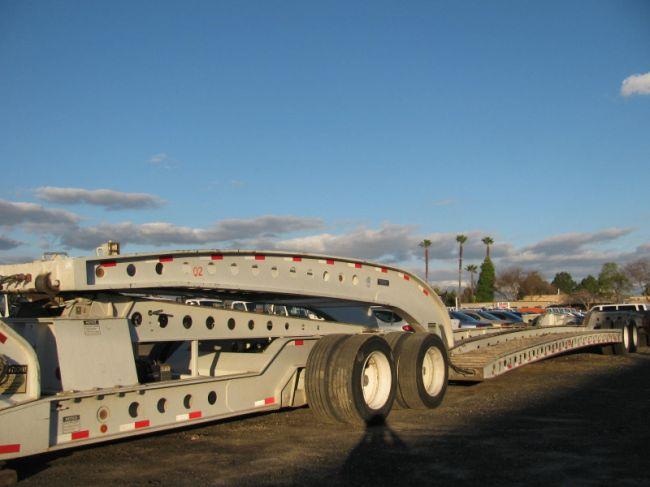 2005 Cozad 9 Axle Low Boy Trailer