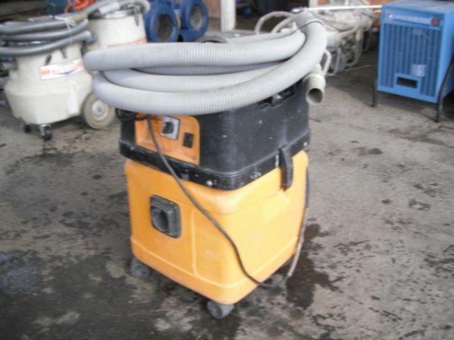 Wap Wet/Dry Vacuum w/ Hose