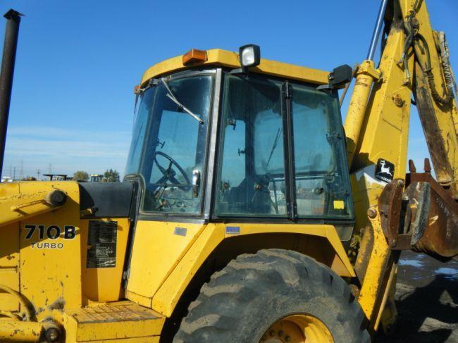 1985 John Deere 710B Loader Backhoe