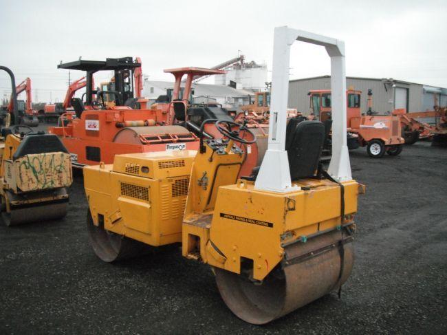 Case W-252 Double Drum Roller