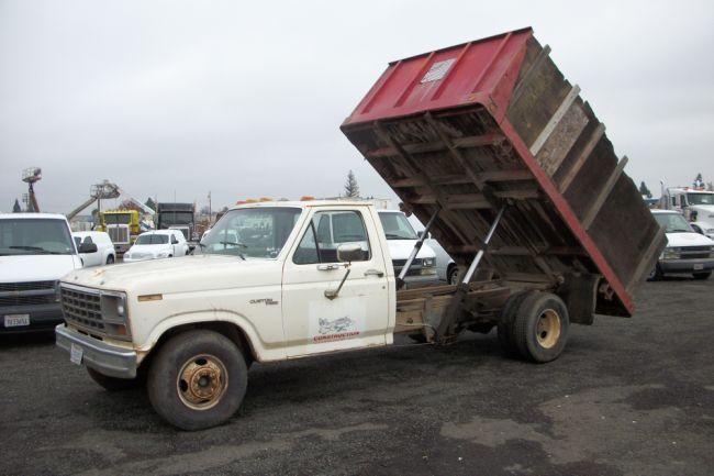 1981 Ford F-350 S/A Flatbed Dump Truck