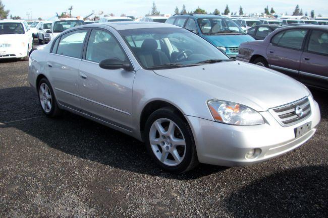 2002 Nissan Altima 3.5 SE Sedan