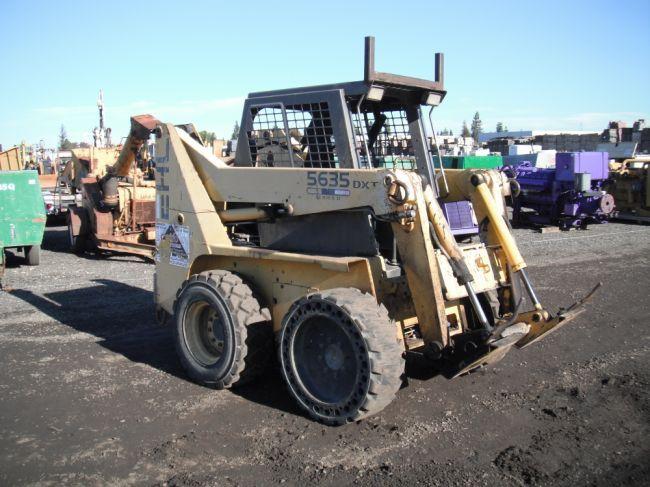 Gehl 5635 DXT Skid Steer Loader