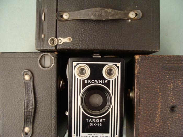 4 Old Kodak Box Cameras: Brownie Buster Brown Bulls Eye