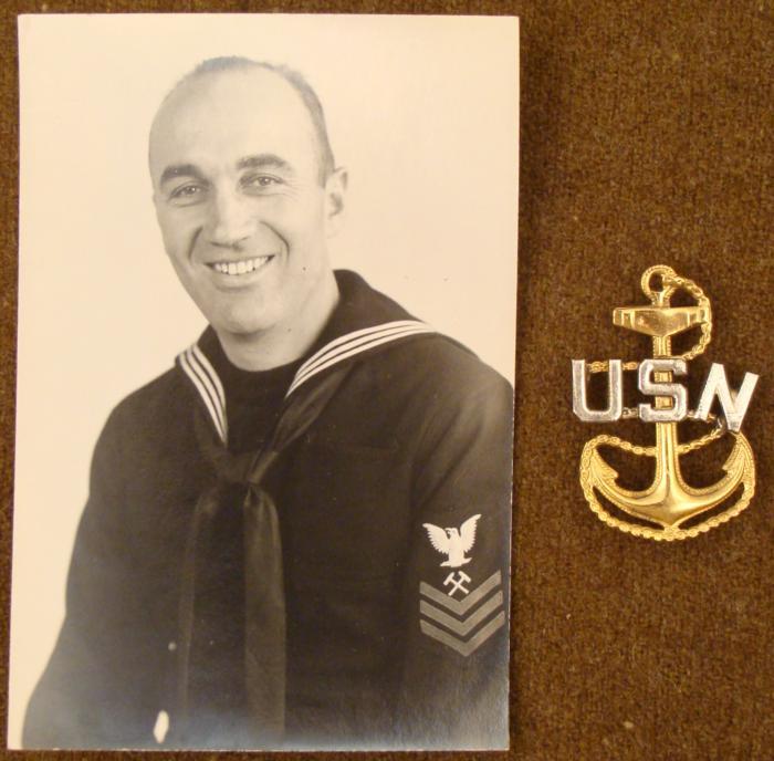 US NAVY FOULED ANCHOR INSIGNIA IN SILVER GOLD w/PHOTO