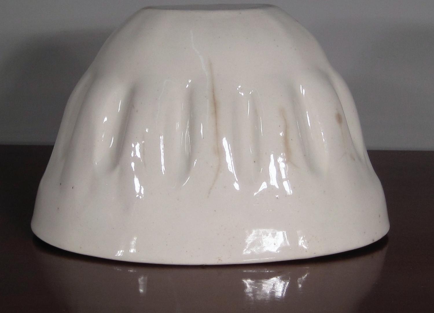 Vintage Jelly Mold, ceramic 9" wide x 7" tall