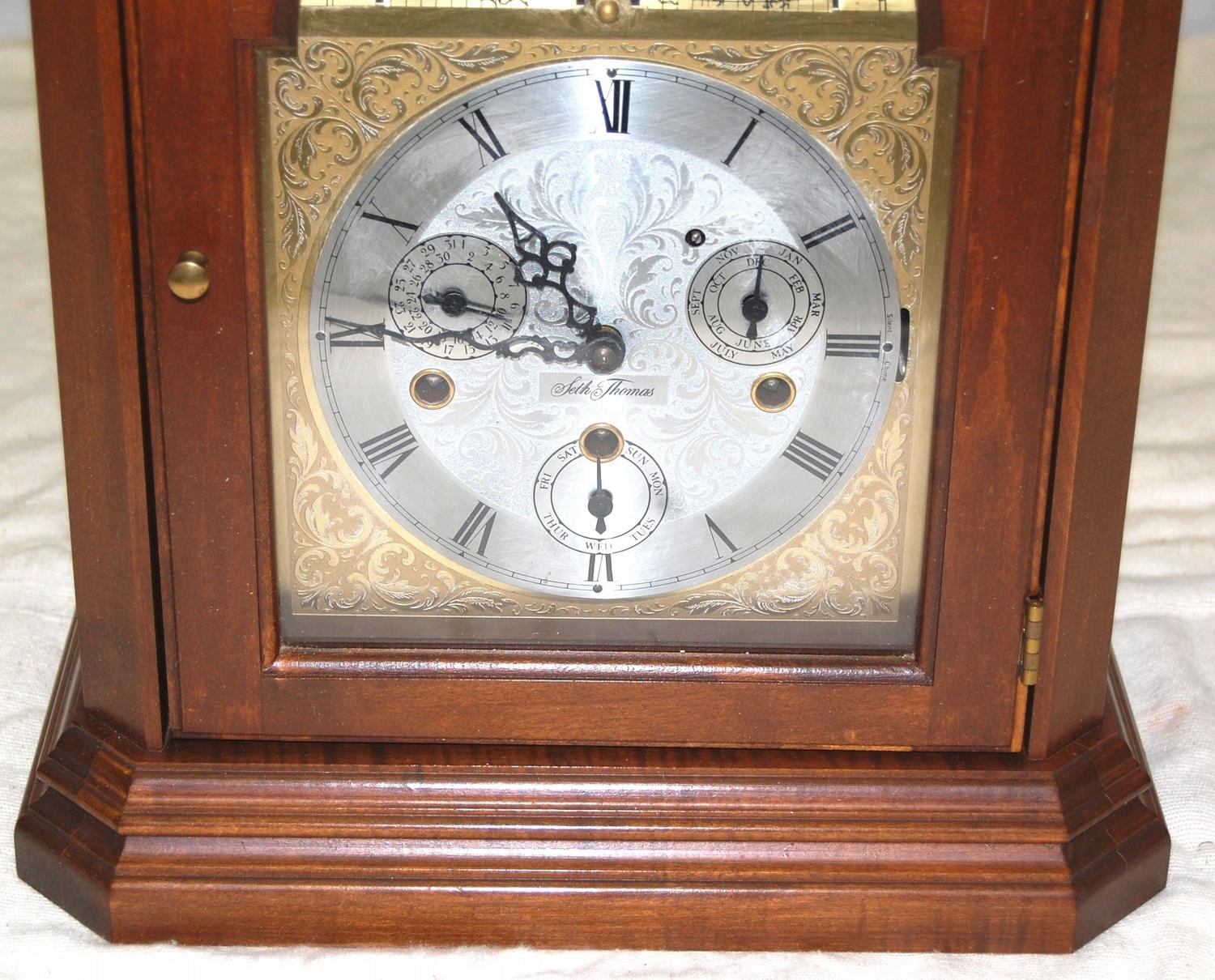 Seth Thomas Shelf Clock w/ Cherry Wood Case #525