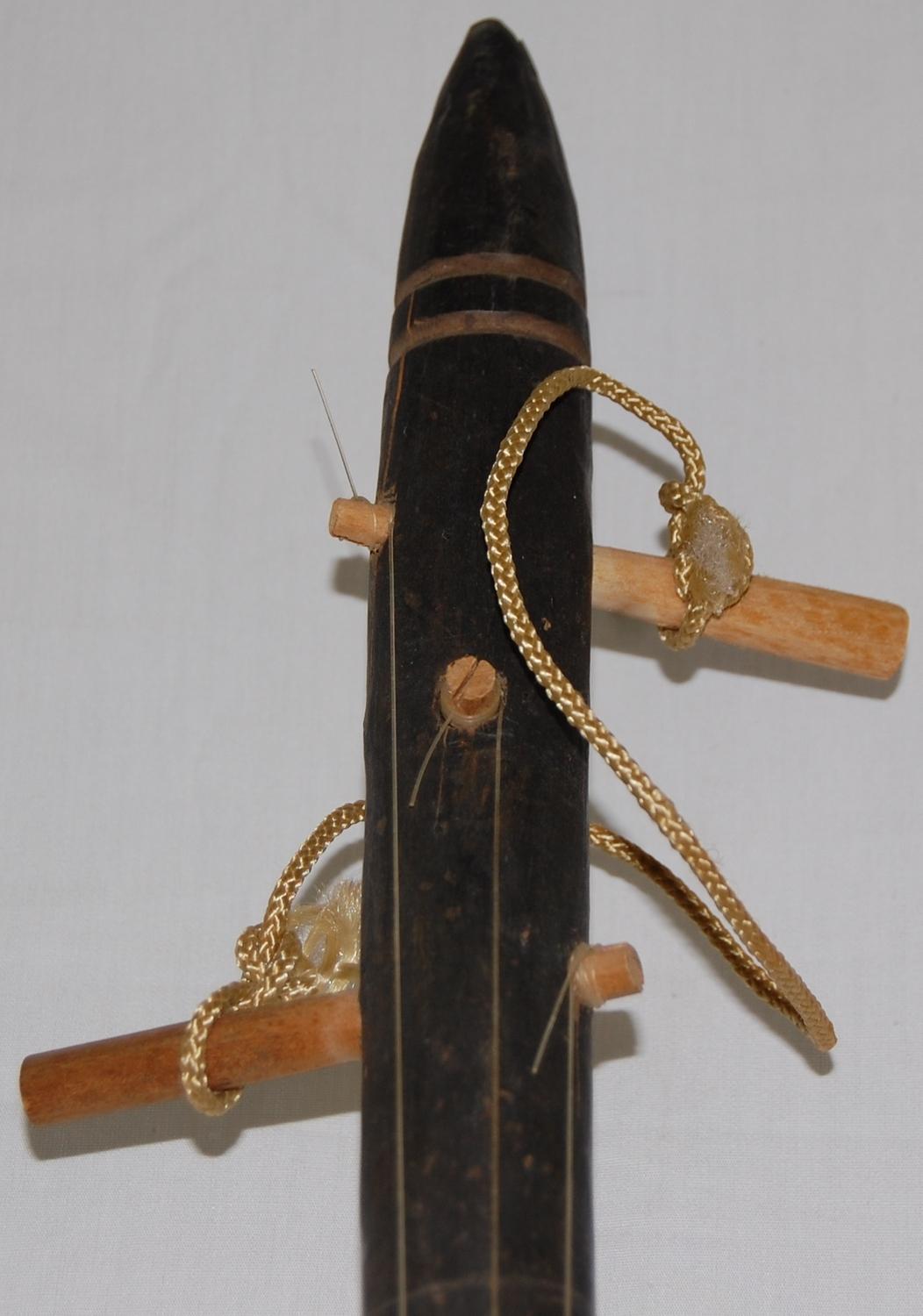 Pair of Vintage Tortoise Shell / Turtle Native Guitar, String ...