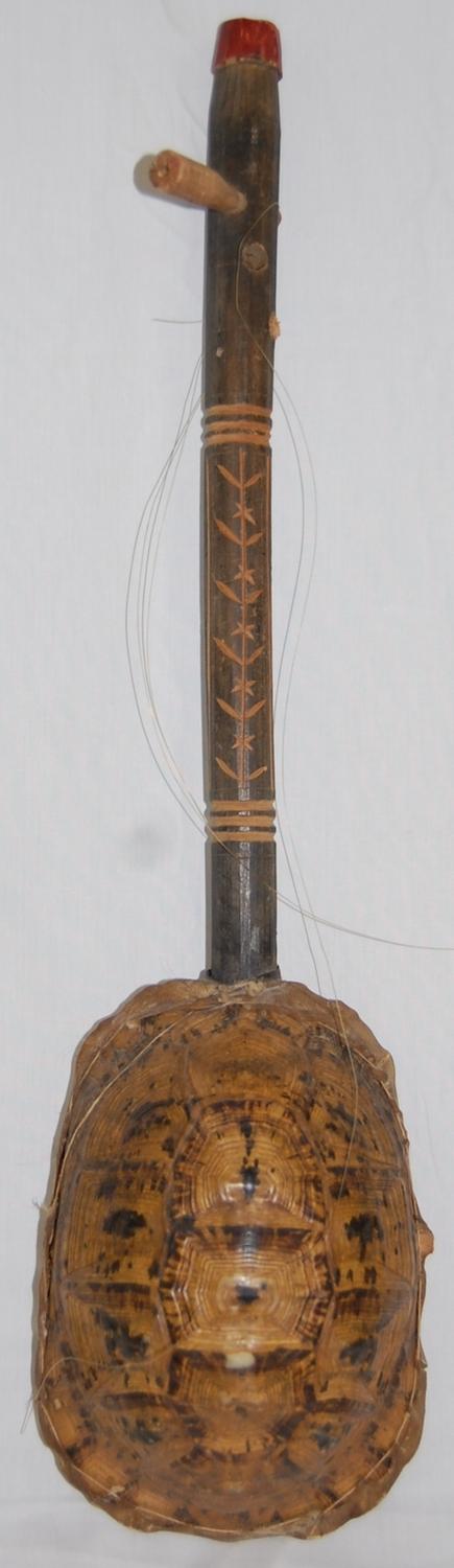 Pair of Vintage Tortoise Shell / Turtle Native Guitar, String ...