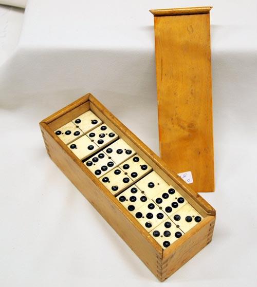 Vintage Set of Bone Dominoes - 28 in Wooden Box
