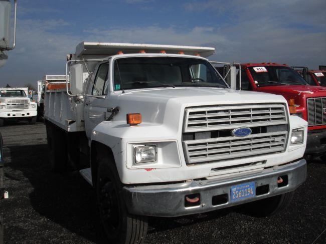 1985 Ford F-700 S/A Dump Truck