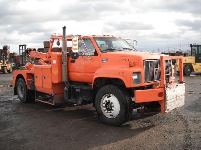 * 1999 GMC C7500 S/A Tow Truck