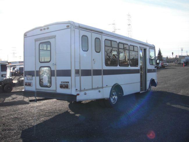 1995 Chevrolet Goshen Coach 22 Passenger S/A Bus