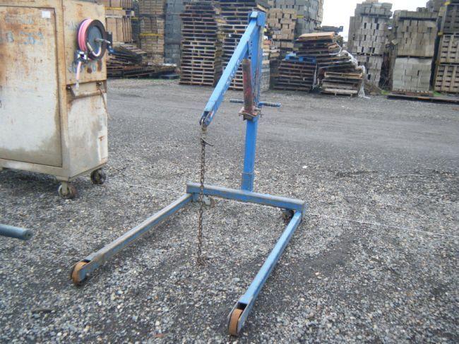 Blue Bird 1500 lbs Engine Hoist