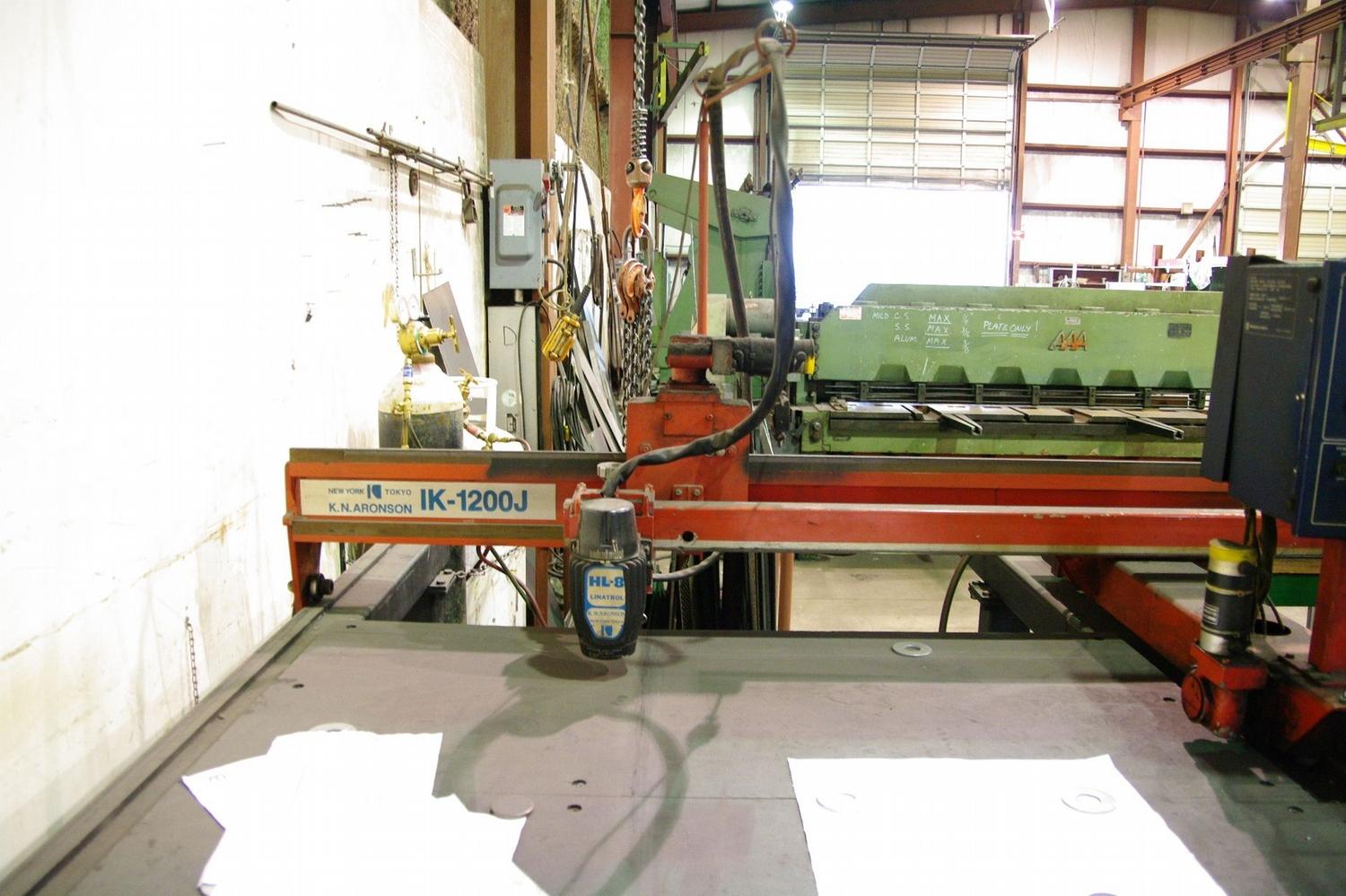 K.N. ARONSON IK-1200J TRACER CUTTING TABLE, 3-TORCH, 20' LONG, 4 ...