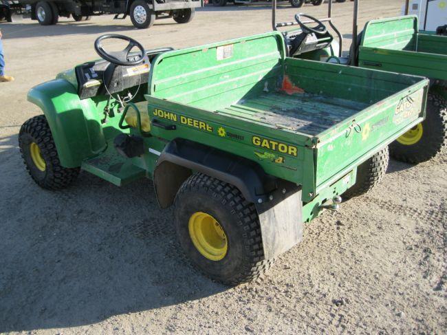 John Deere Gator Utility Cart