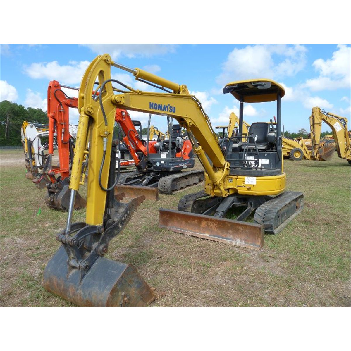 KOMATSU PC35MR-3 HYDRAULIC EXCAVATOR