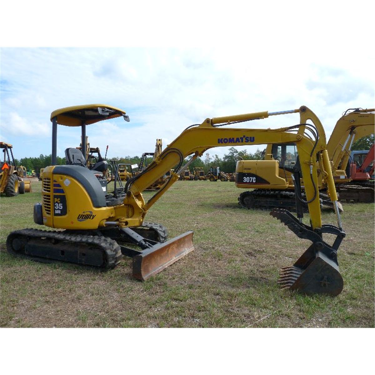 KOMATSU PC35MR-3 HYDRAULIC EXCAVATOR