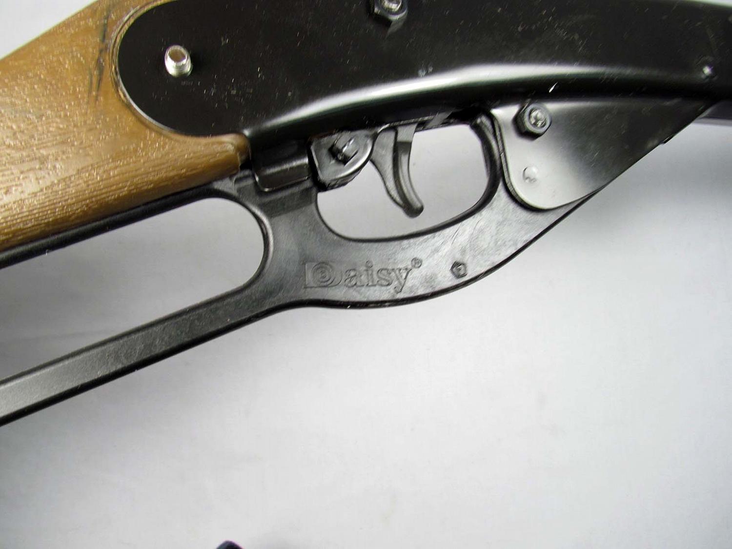 VINTAGE DAISY BB GUN/RIFLE - MODEL 105 B - Great c