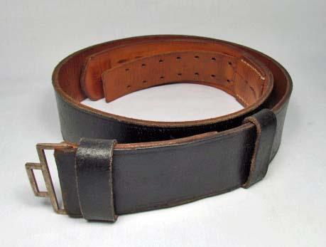 WW2 GERMAN NAZI OFFICERS BLACK LEATHER BELT W/ KEE