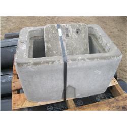 Concrete Hand Hole Box / Christy Box
