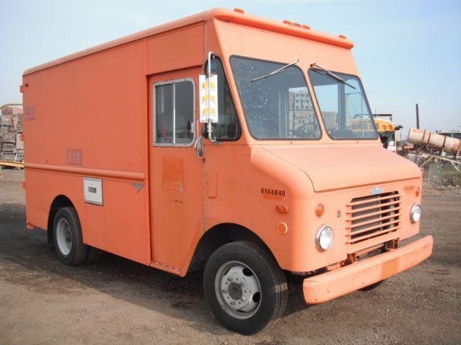 * 1990 GMC Grumman Olson S/A Box Van