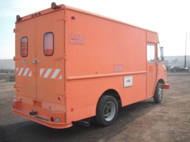 * 1990 GMC Grumman Olson S/A Box Van