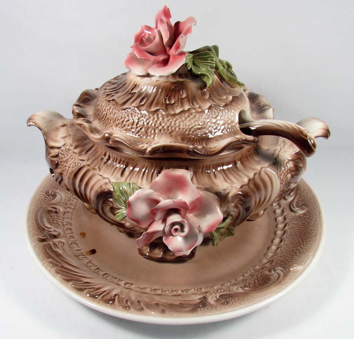 LARGE CAPODIMONTE SOUP TOURINE W/ LID, LADLE AND P