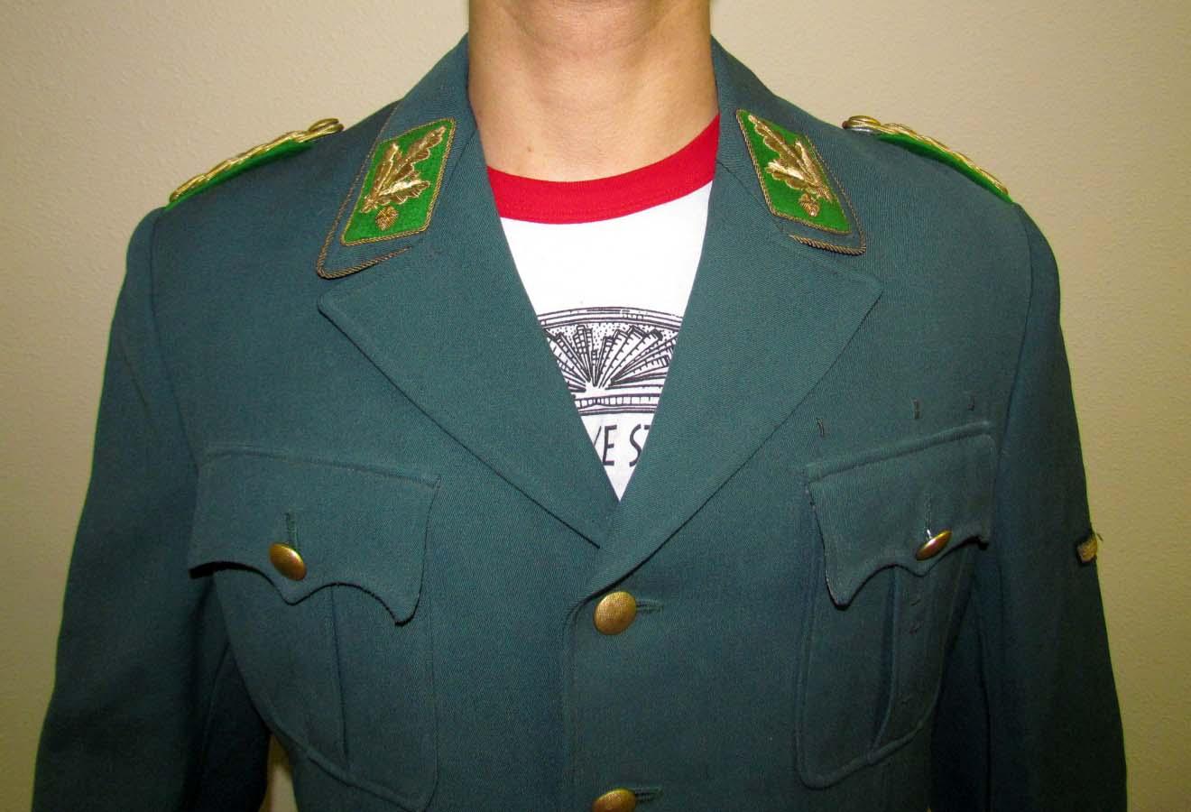 WW2 GERMAN NAZI UNIFORM JACKET W/ INSIGNIA