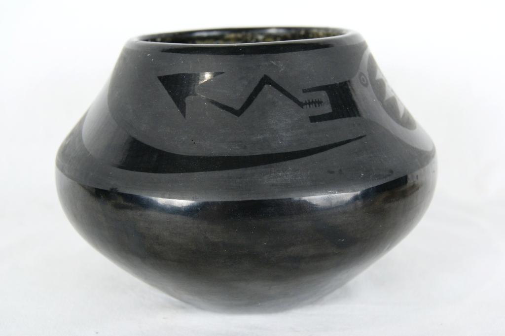Maria Montoya Martinez (1881-1980) pottery bowl Maria + Julian San ...