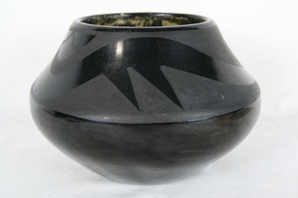 Maria Montoya Martinez (1881-1980) pottery bowl Maria + Julian San ...
