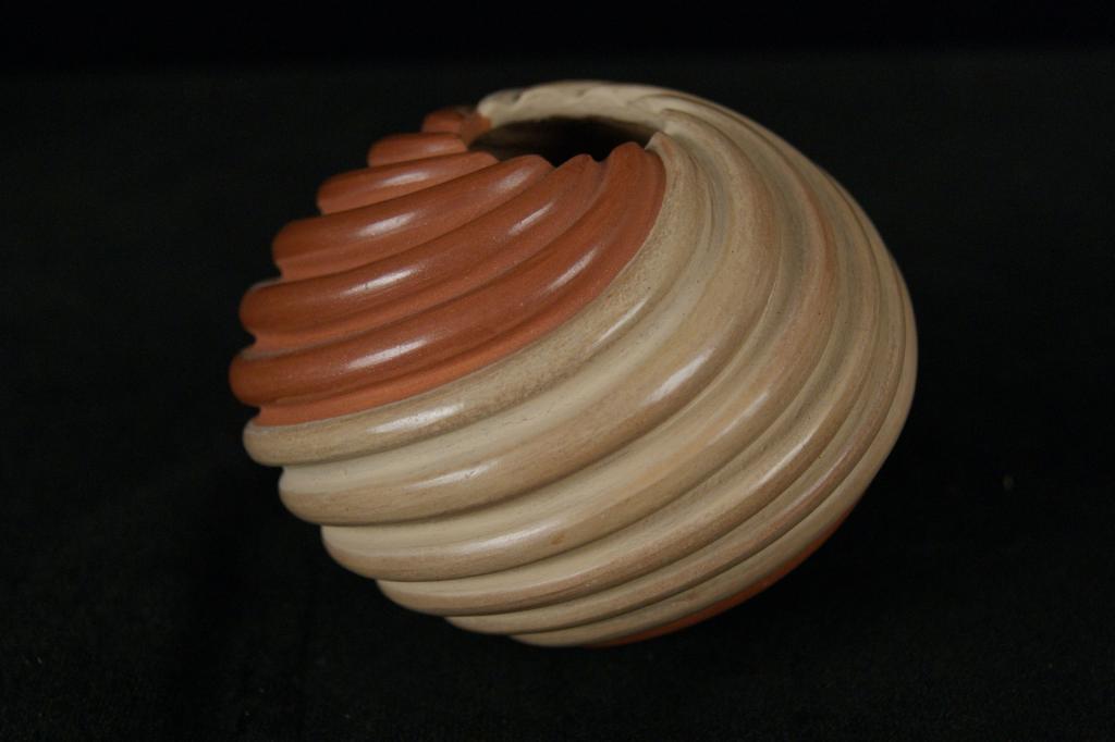 2-Toned Spiral Marcella Yeppa - Jimenez Pueblo pot 4" x 3.5".
