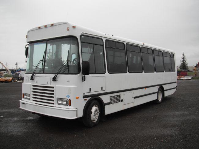 2002 Freightliner Thor S/A 24-Passenger Bus