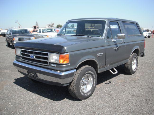 1990 Ford Bronco XLT 4x4 SUV