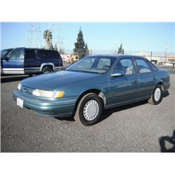 1993 Ford Taurus GL Sedan