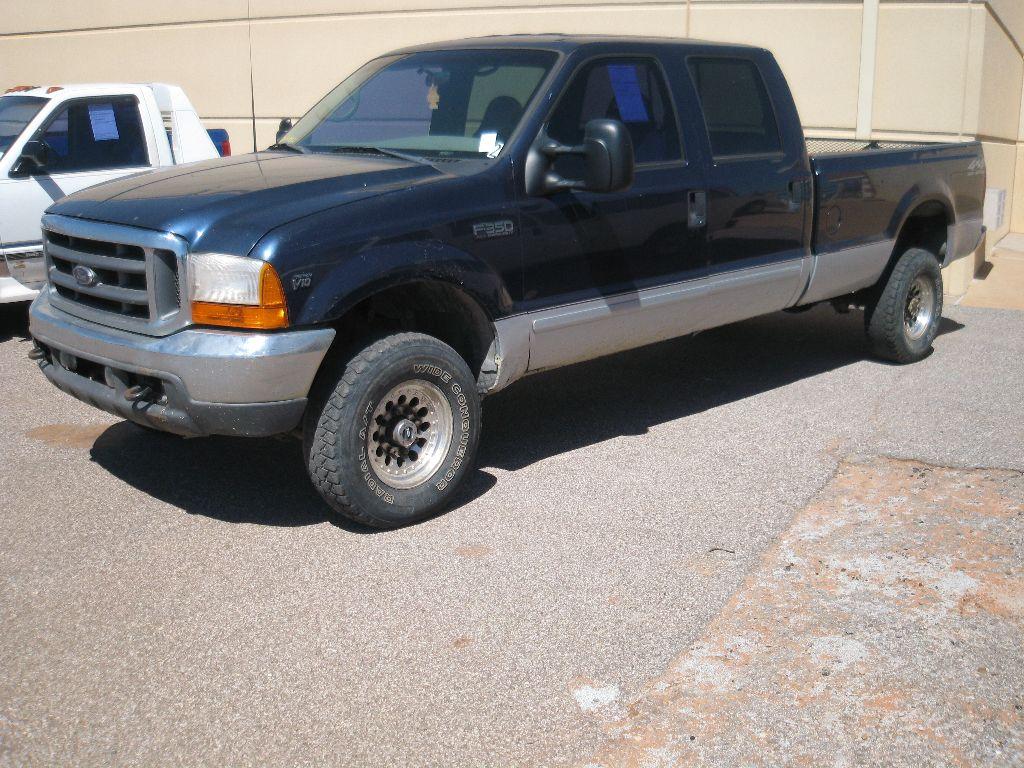 2001 FORD F350 XLT SUPER DUTY CREW CAB, 4X4 TRITON V10,