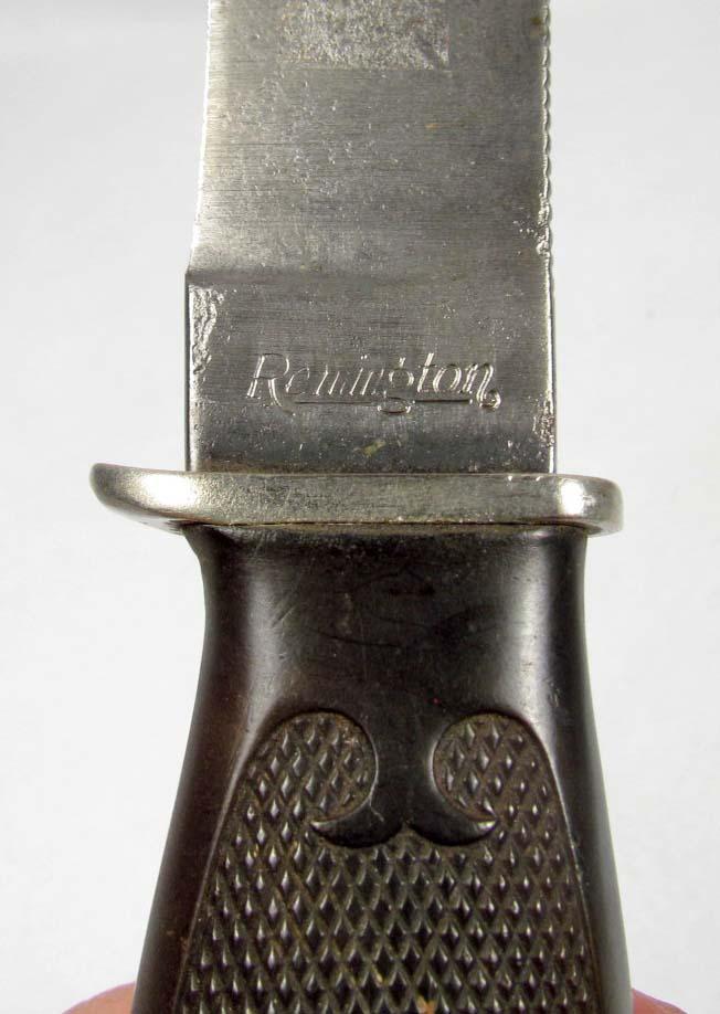 VINTAGE REMINGTON UMC HUNTING KNIFE W/ SHEATH