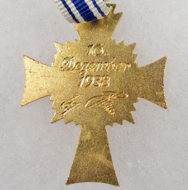WW2 GERMAN NAZI CASED GOLD MOTHERS CROSS W/ RIBBON