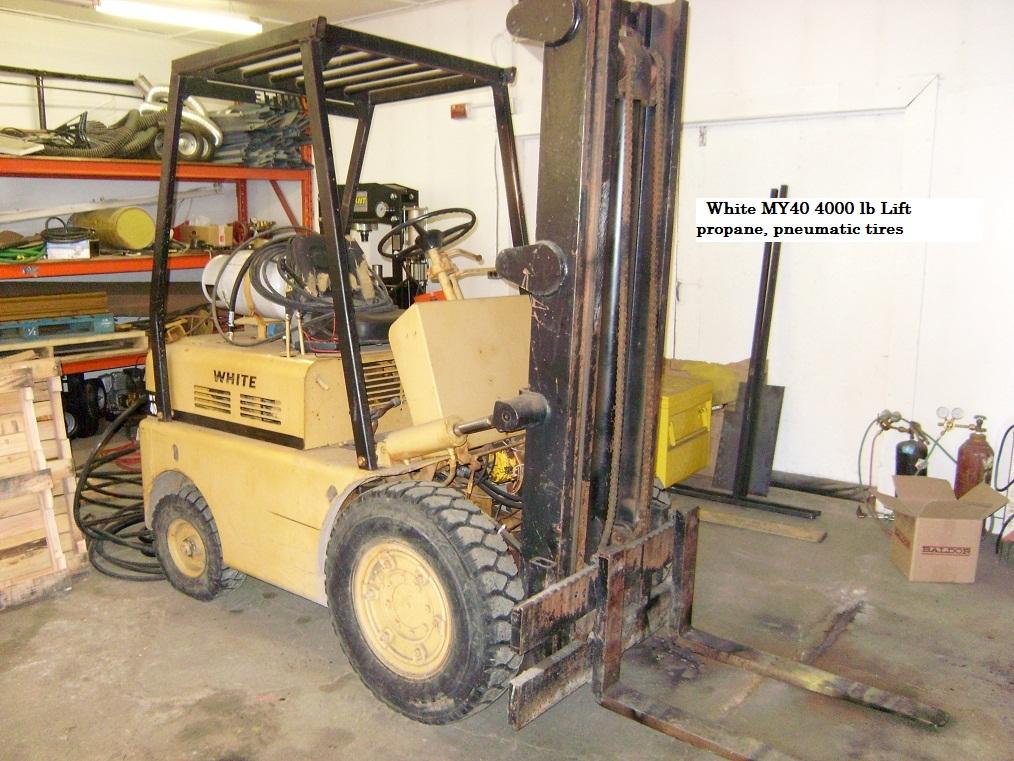 White MY 40 4000 lb Forklift