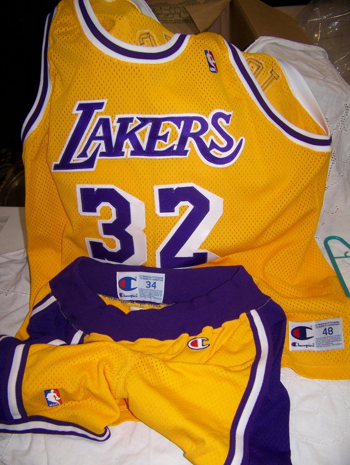 #32 MAGIC JOHNSON LA LAKERS HANDSIGNED UNIFORM SIGNED ERVING MAGIC JOHNSON