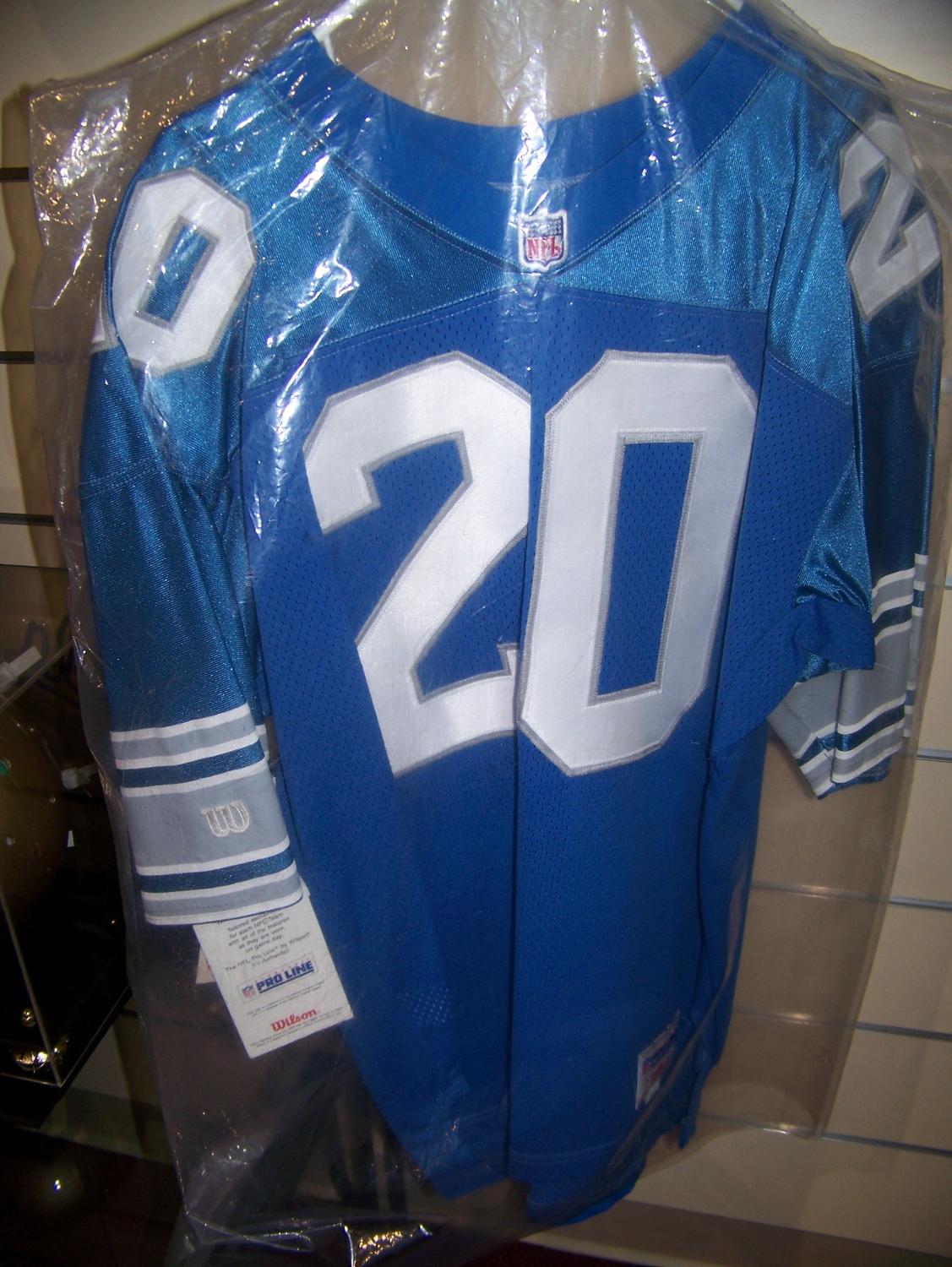 BARRY SANDERS HANDSIGNED DETROIT LIONS JERSEY