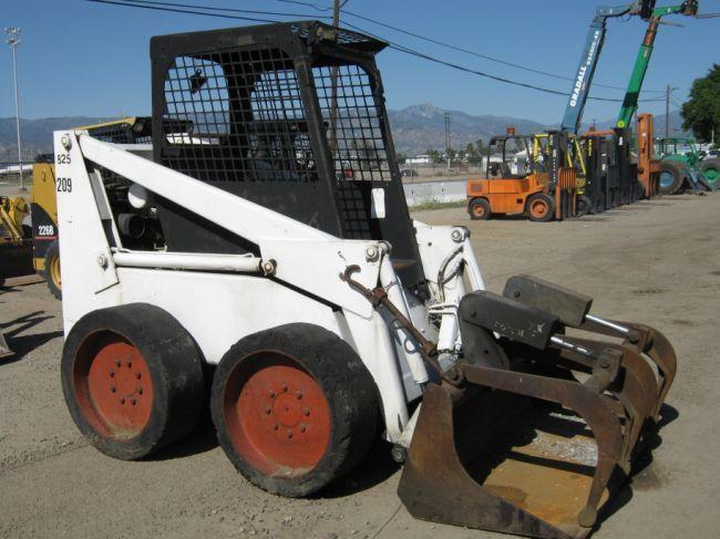 Bobcat 825 Skid Steer Loader
