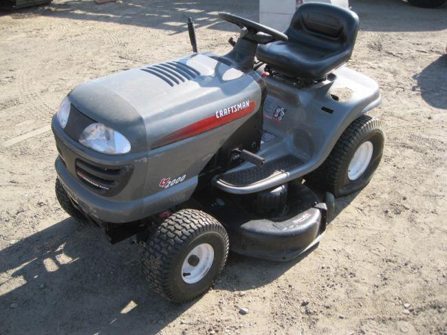 Craftsman LT 2000 Riding Lawn Mower