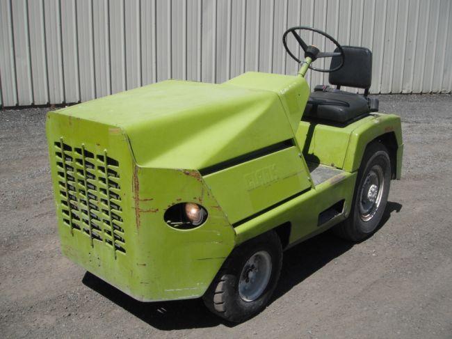 Clark CT50 Towing Tractor